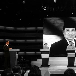 Moderator pada Debat Calon Presiden Pertama di Indonesia - Kenali Anies ...